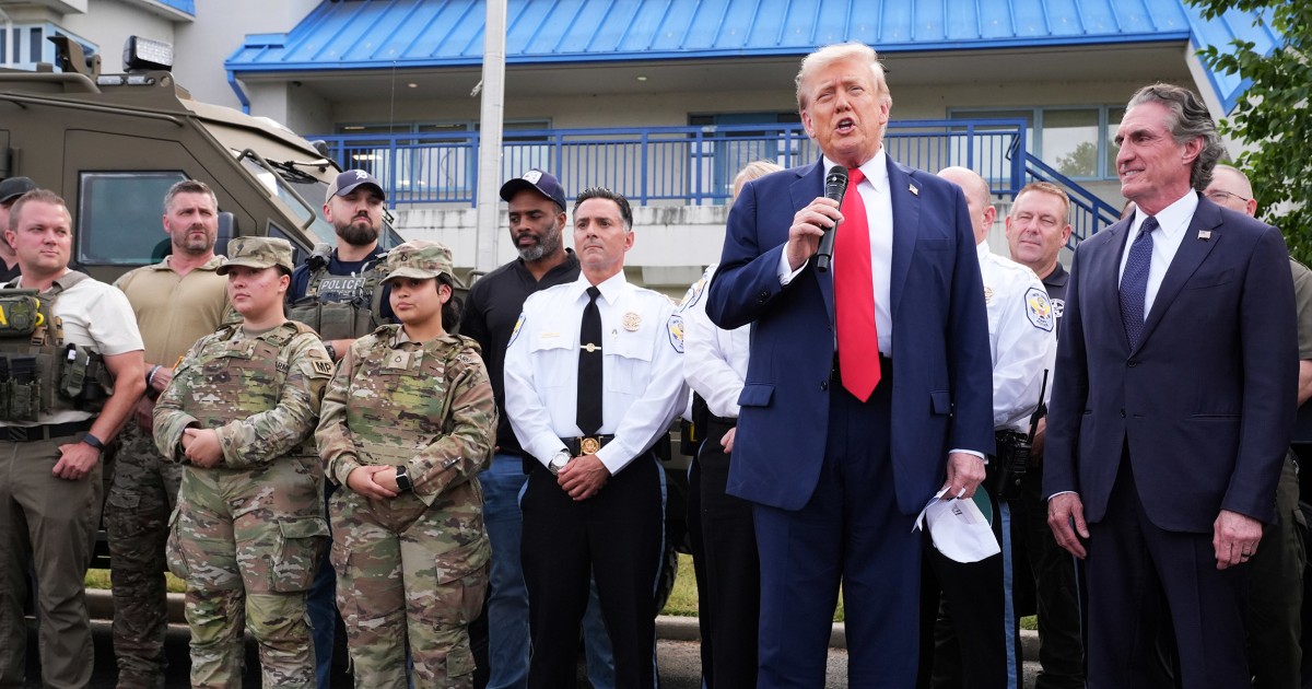 Trump meets with law enforcement and National Guard troops in D.C. to ...