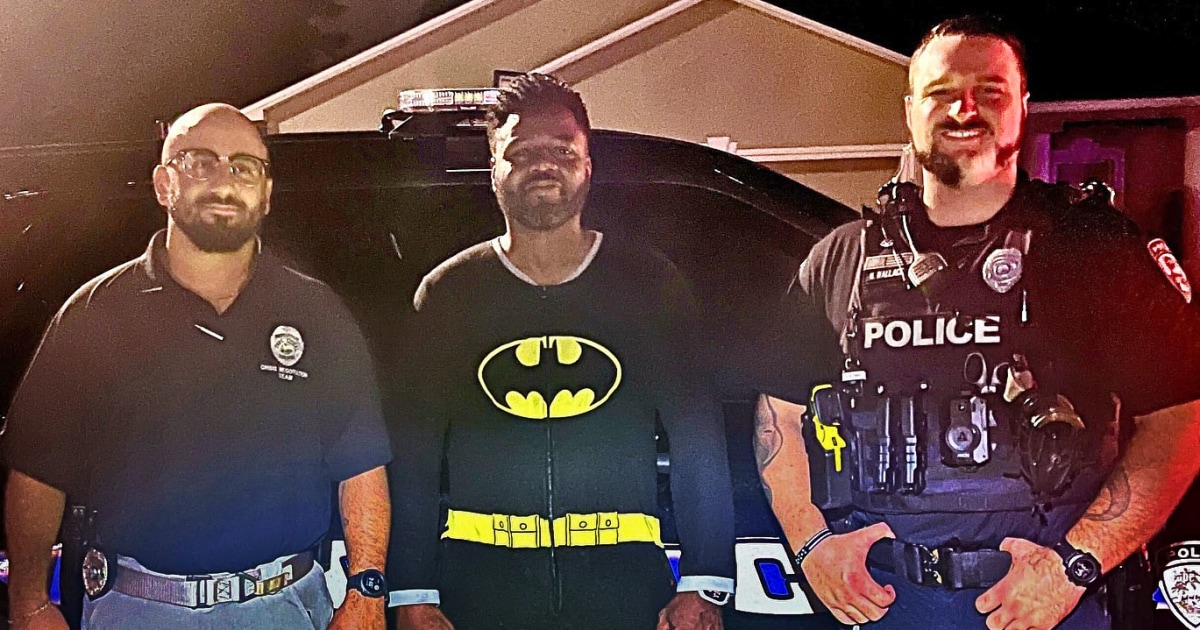 Caped Crusader: Florida man in Batman pajamas helps catch burglary suspect