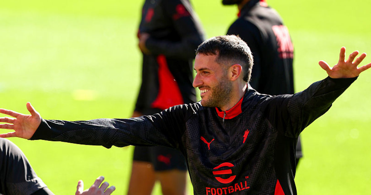 Santiago Giménez acelera su regreso con el AC Milan: Allegri confirma ...