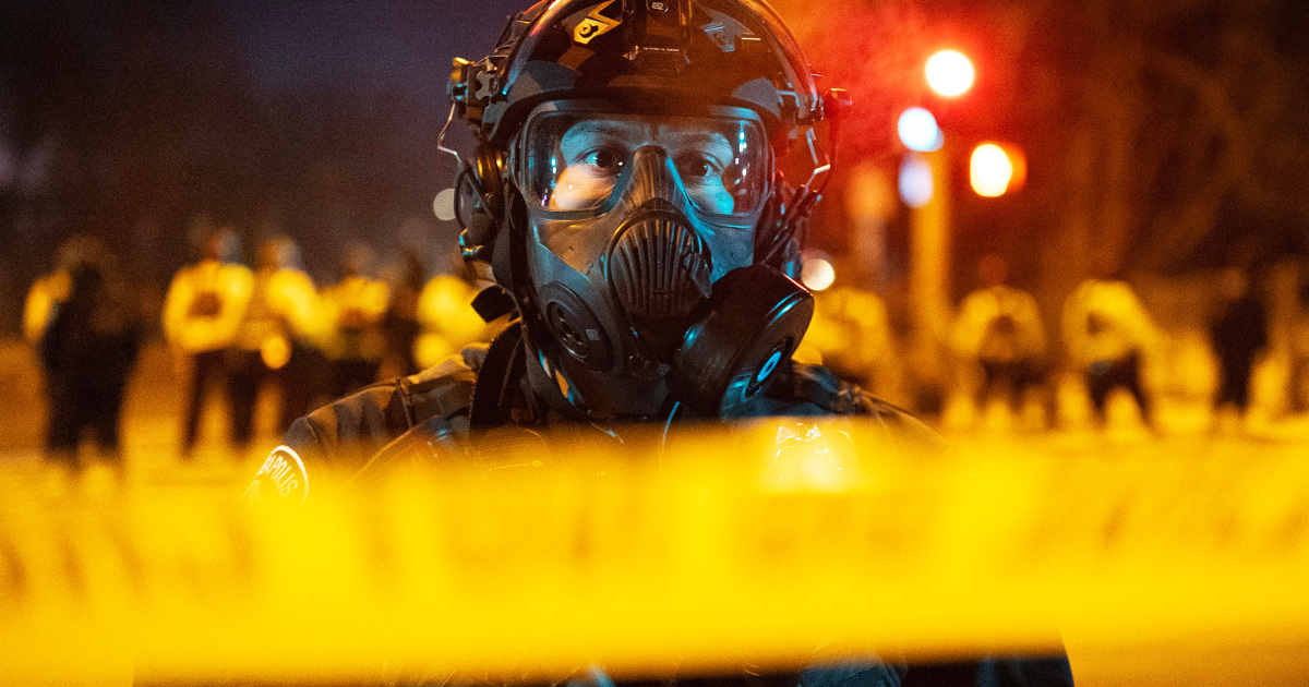 Minneapolis live updates: Trump says he will invoke Insurrection Act if ...