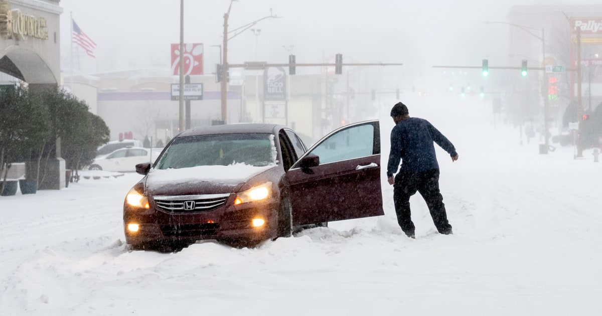 Winter storm live updates: Heavy snow and ice persist across Midwest ...