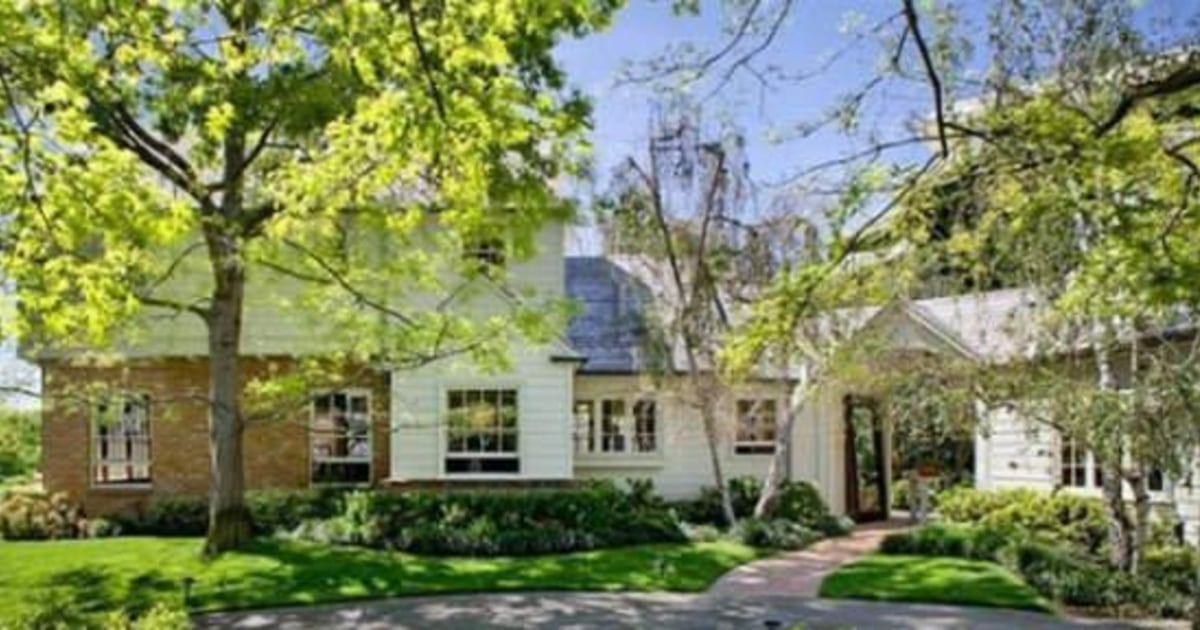 Harrison Ford lists estate; John Cusack's former penthouse for sale