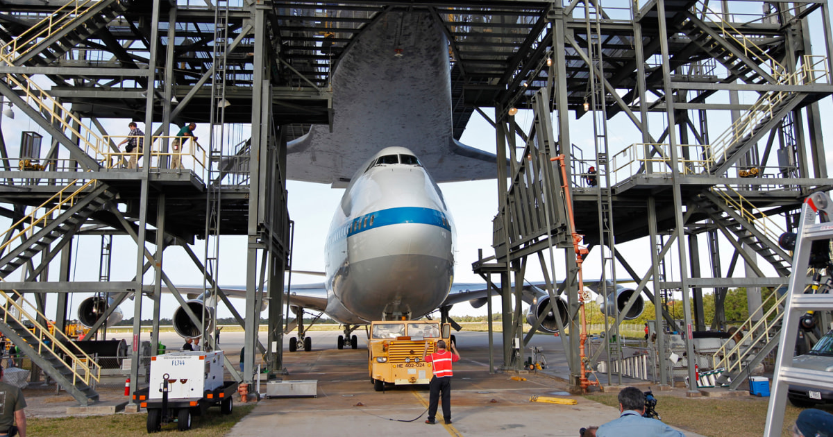 NASA preps Discovery for last ride