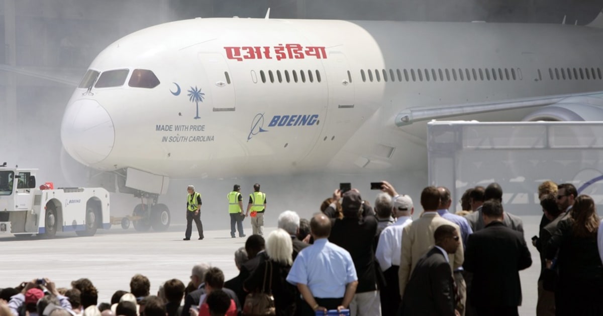 First Boeing 787 built in South Carolina rolls out of factory