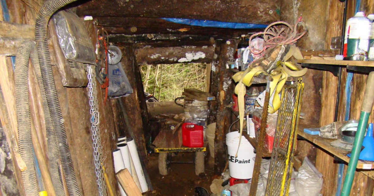 Images show heavily fortified bunker of Washington state murder suspect
