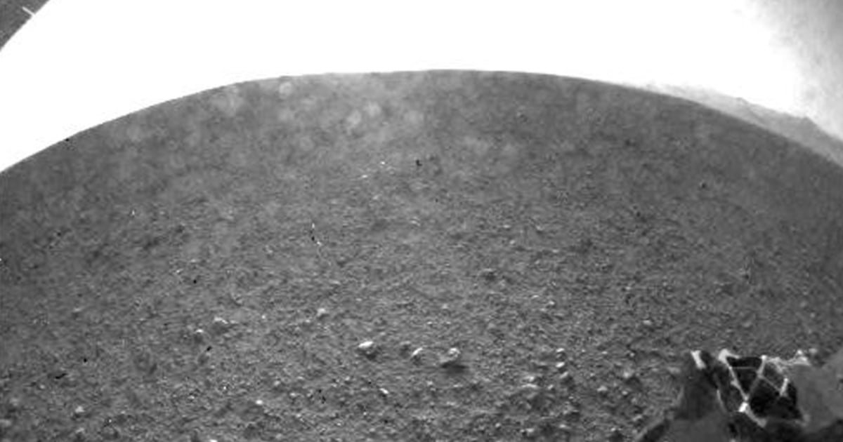 NASA's Curiosity rover transmits its first high resolution image of Mars