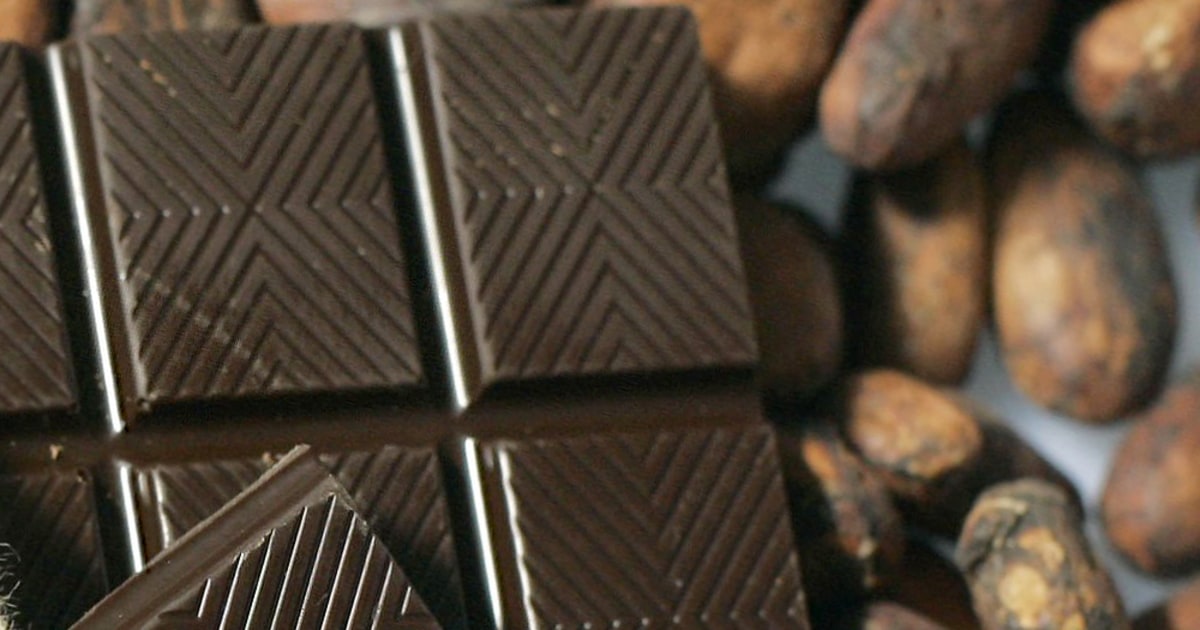 Eating dark chocolate may give elderly brains a boost
