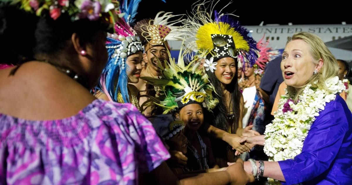 Warm welcome for Hillary Clinton in the Cook Islands