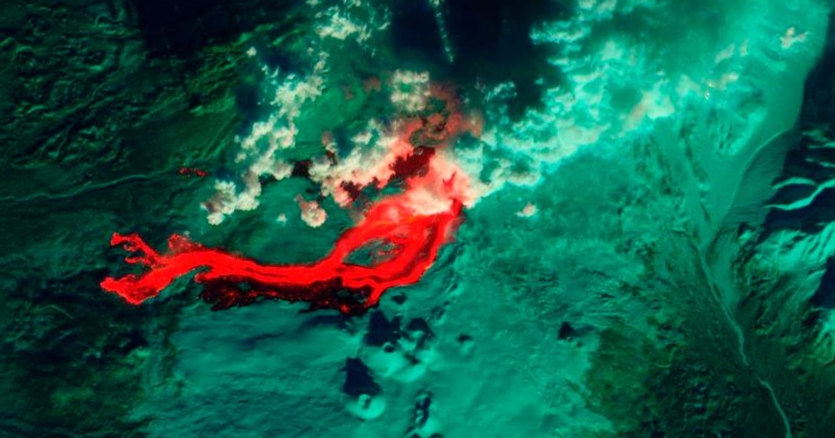 Satellites look into a volcano's hell