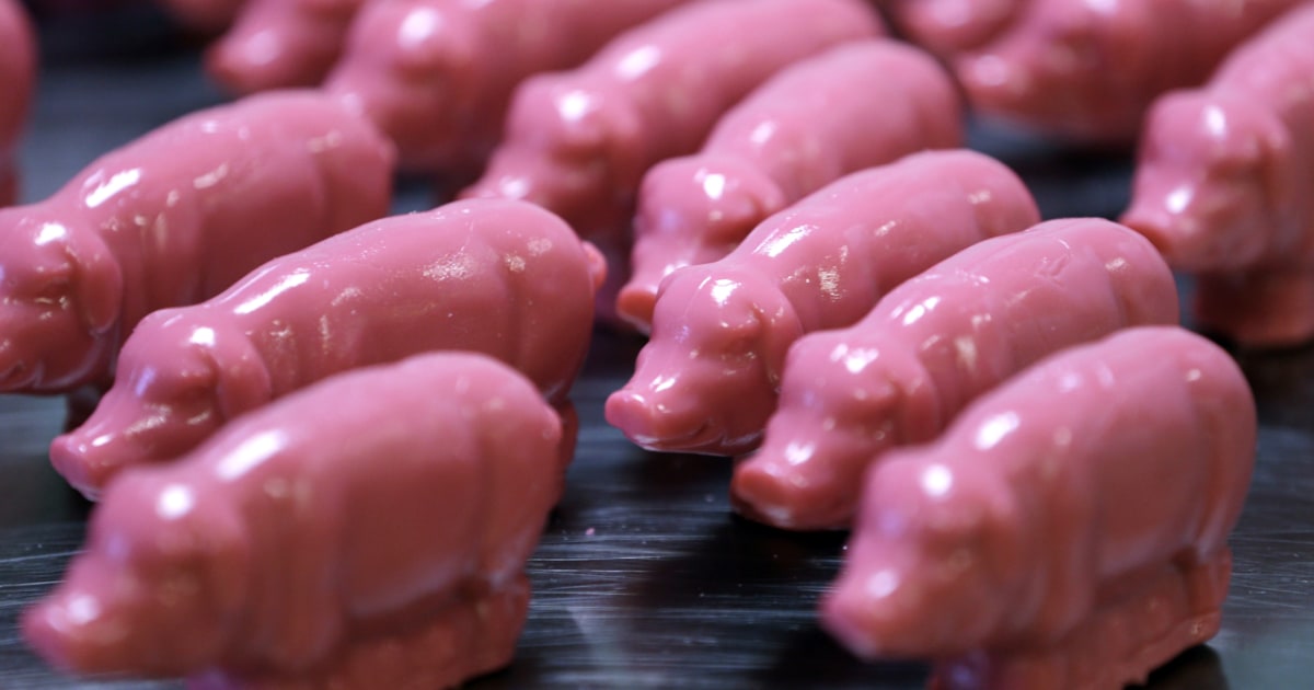 Holiday bash: Town pummels peppermint pigs for holidays