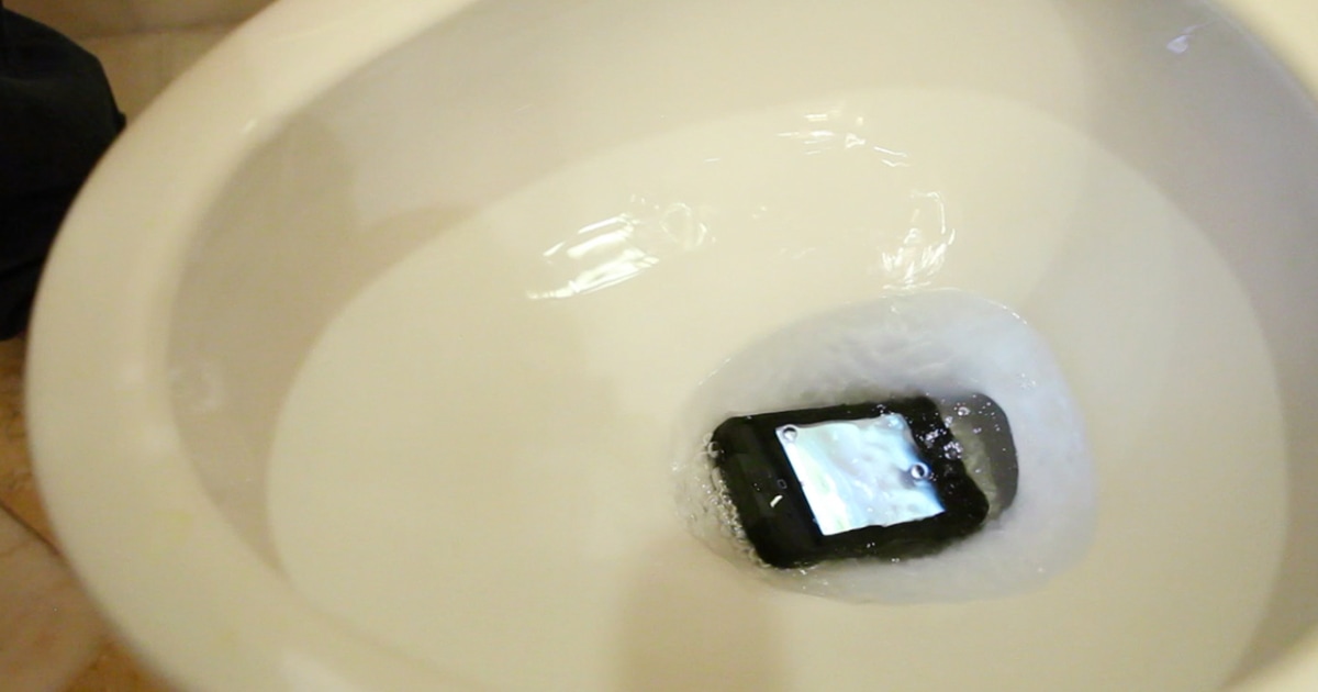 Android users most likely to use phones on toilet