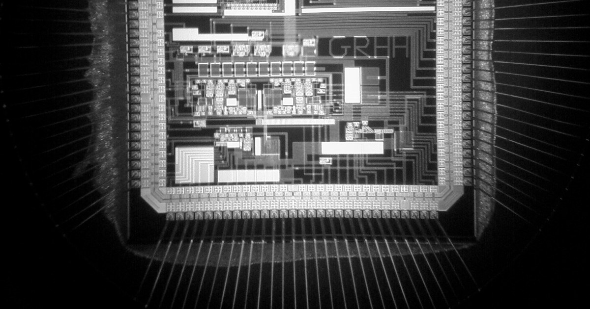 Breakthrough chip mimics human brain function