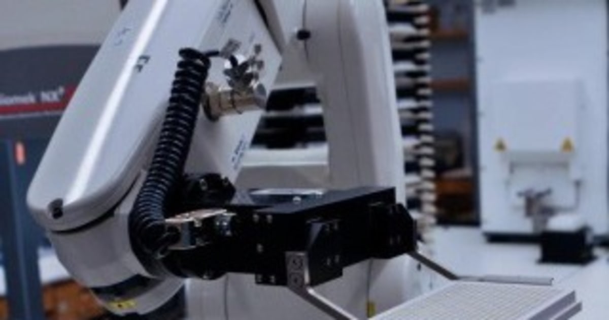 DNA-wrangling robot performs 200,000 experiments a week