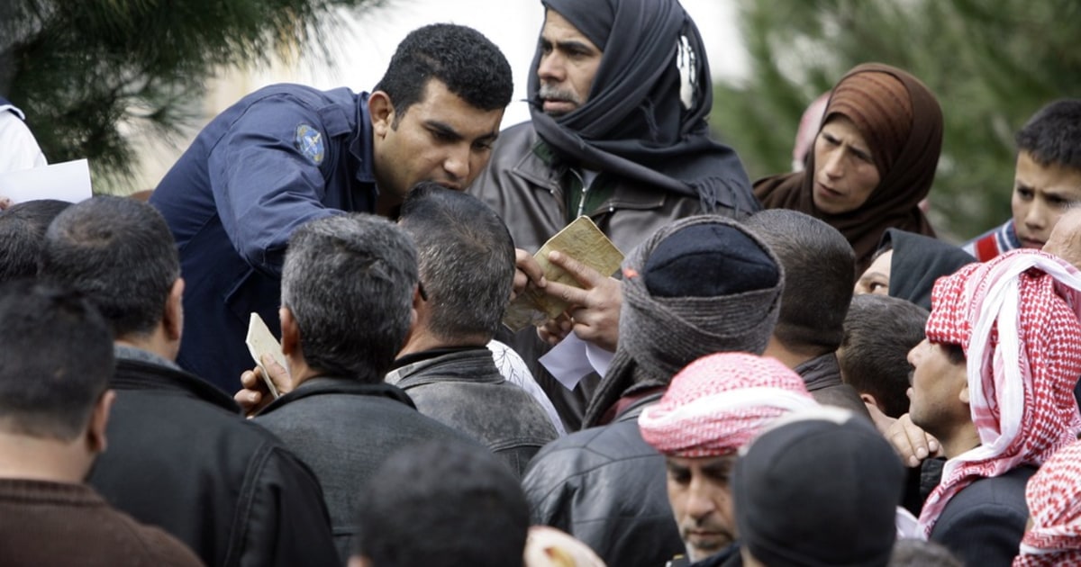 Syrians flee to northern Lebanon
