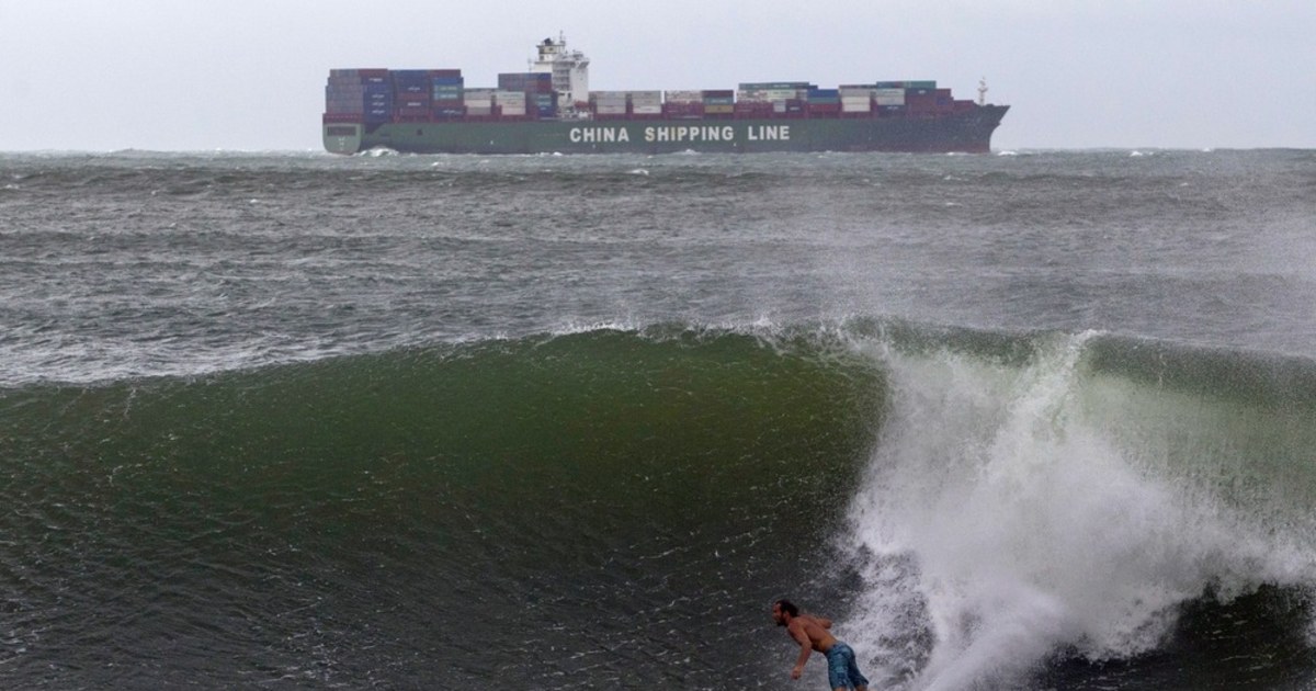 Surfer rides cyclone-made wave in South Africa