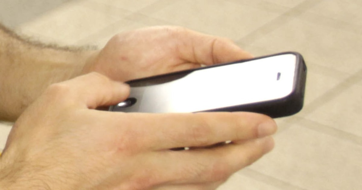 Smartphone hacking will rise in 2012, experts warn