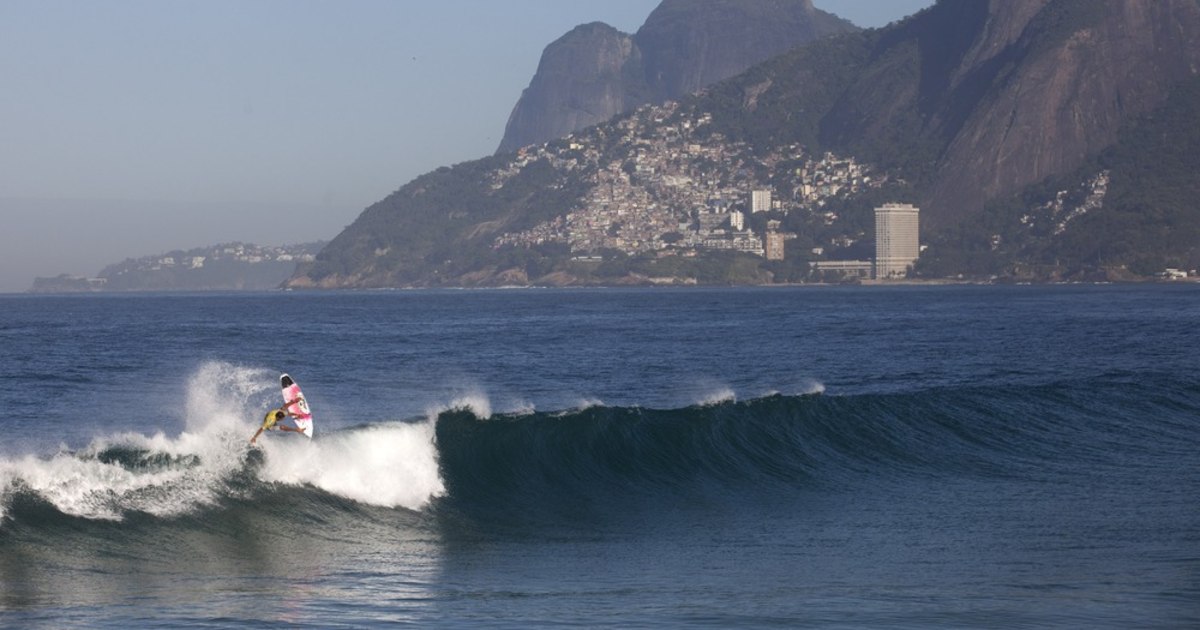 Surfers compete against steep backdrop of Rio de Janeiro