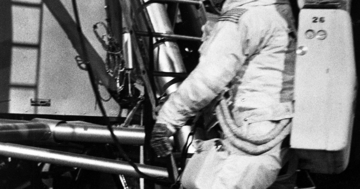Neil Armstrong gives rare interview to Australian accountants