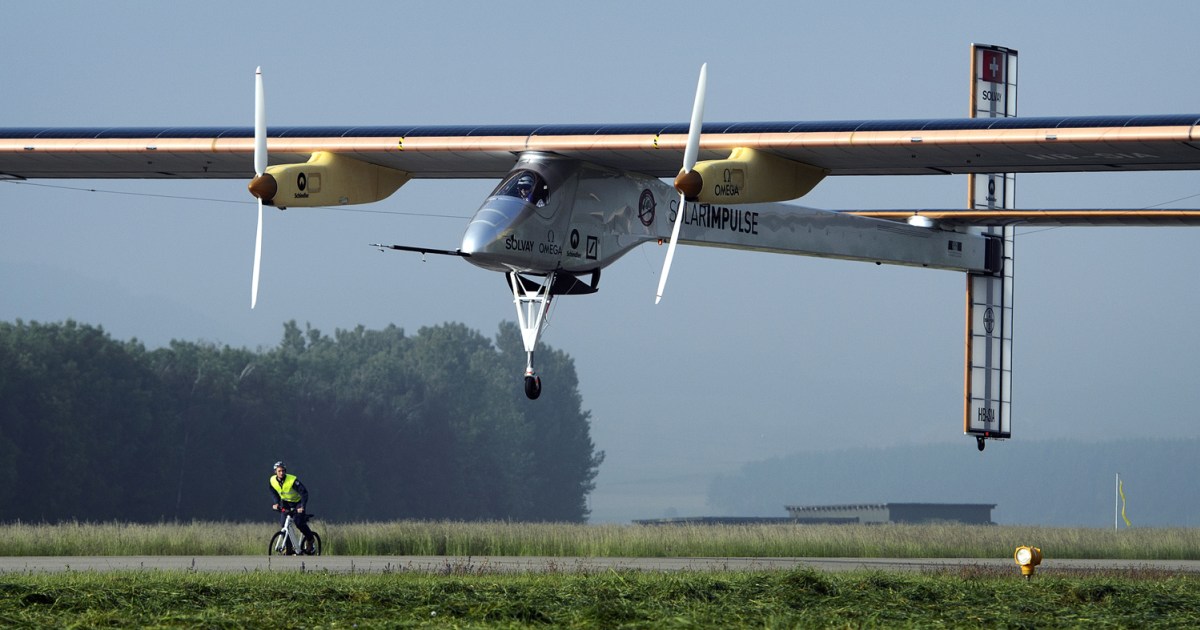 Solar plane takes off for its first transcontinental flight