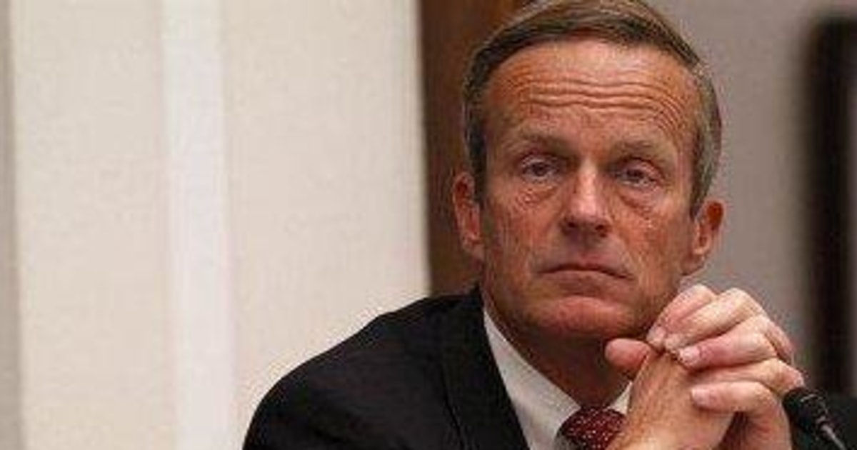 Akin gets by with a little help from his friends in DC