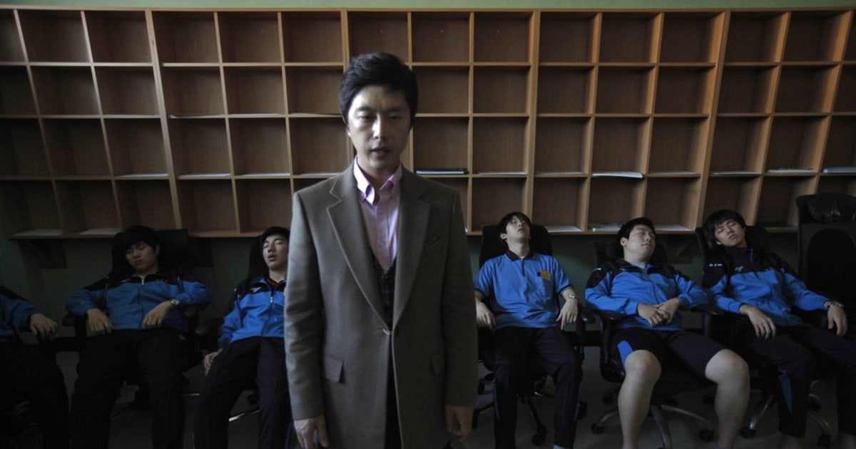 Students hypnotized in preparation for South Korea's exam hell