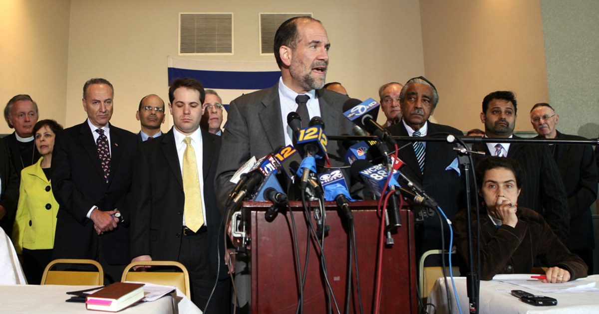 Hail to the chief: Americans eyed in search for Britain's top rabbi