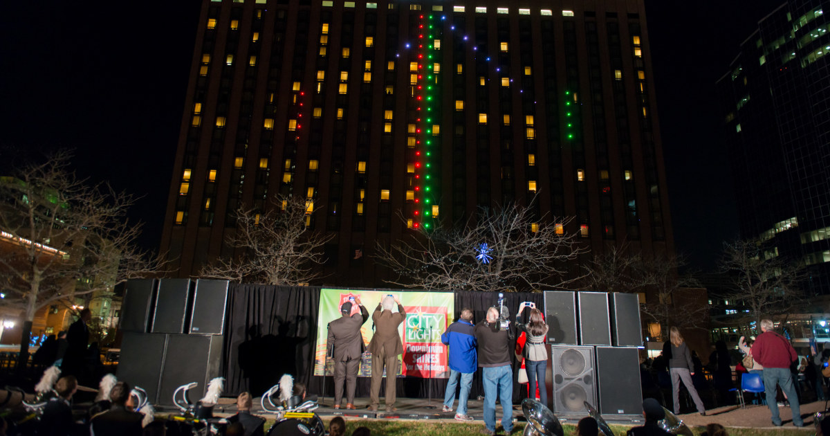 Atari takes over 22-story building for 'world's largest game of Pong'