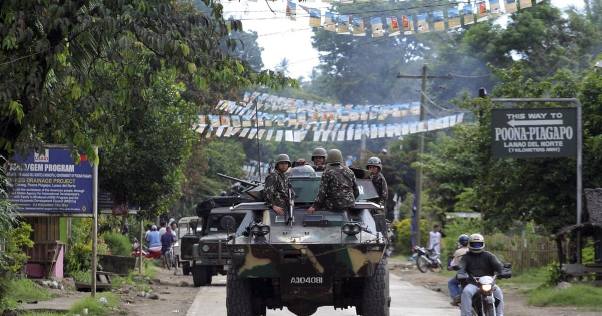 Philippines, Muslim rebels agree landmark deal to end 40-year conflict