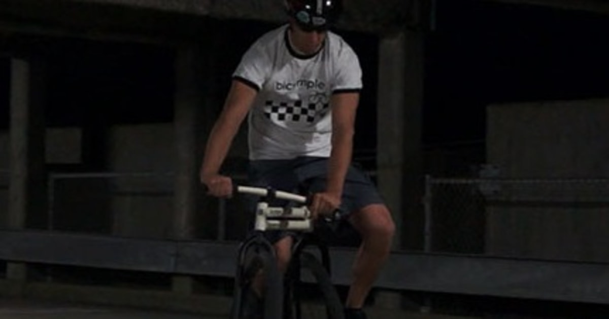 Two-wheeled 'unicycle' simplifies the bike