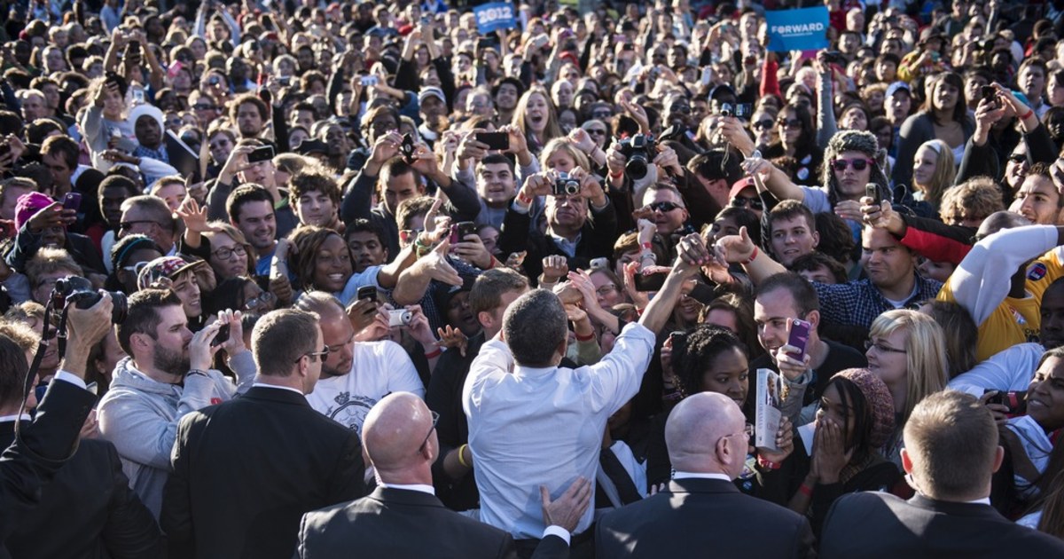 Obama to Ohio students: 'Grab your friends' and go vote