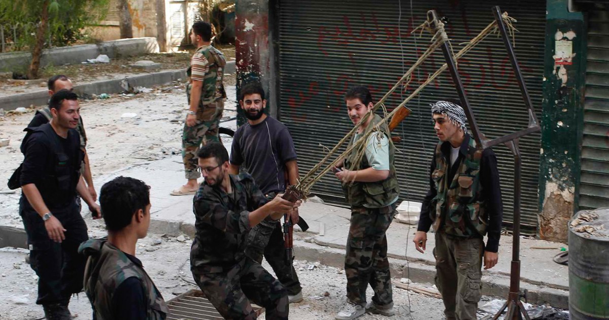 Syrian rebels use catapult to launch homemade bomb