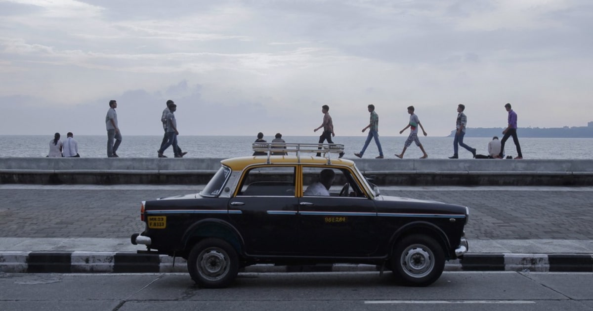 Mumbai taxi drivers bid farewell to an icon of the road