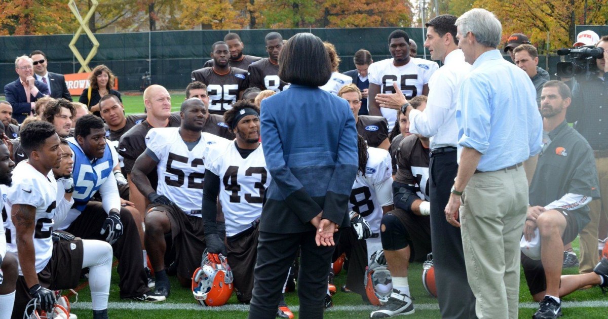 Ryan, Rice stump together in Ohio, visit Browns