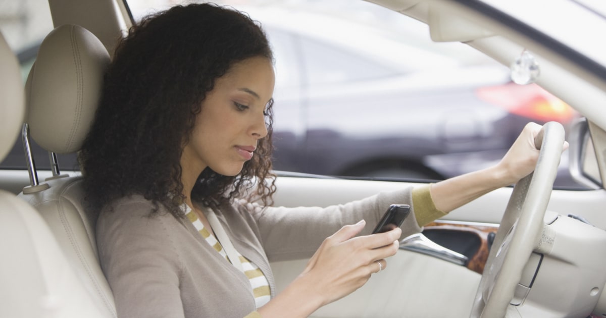 Texting while driving: Connecticut, Massachusetts to use police ...