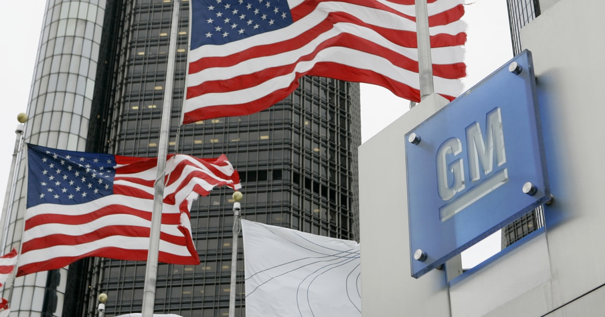 Auto bailouts on firing line at presidential debate