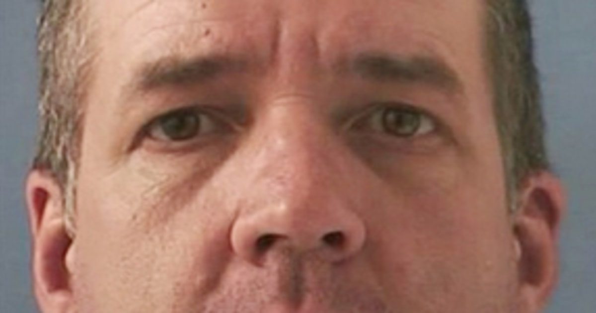 'Armed and dangerous' killer escapes Mississippi prison