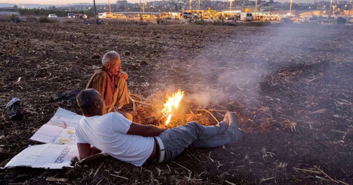 Israel authorizes additional permits for Palestinian workers