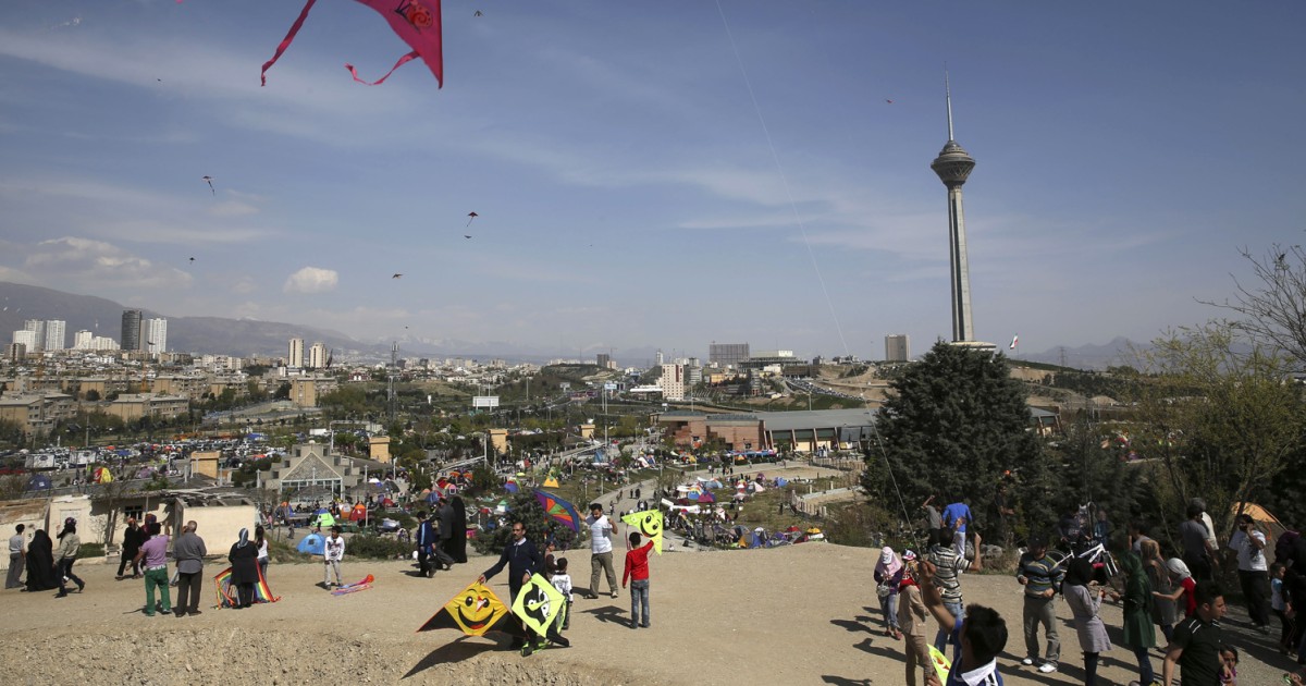Day in the park: Iranian families celebrate public picnic day