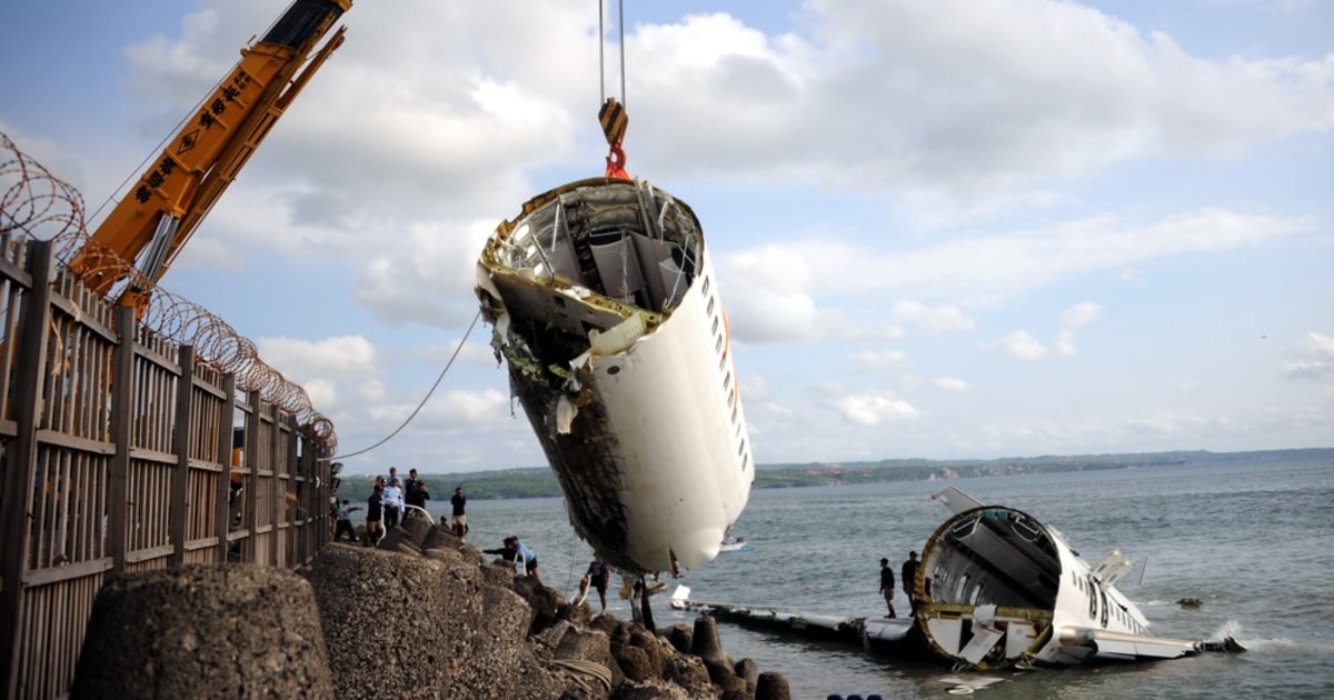 Crashed airplane lifted from sea in Bali