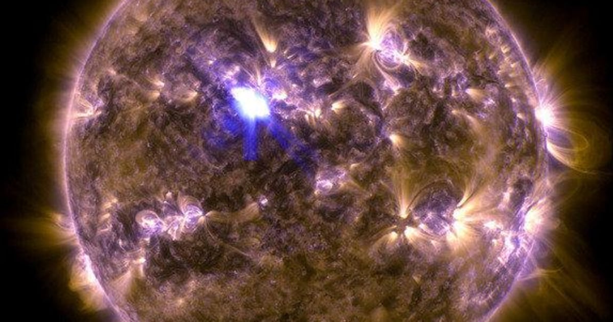 Get a dramatic look at the sun on webcast