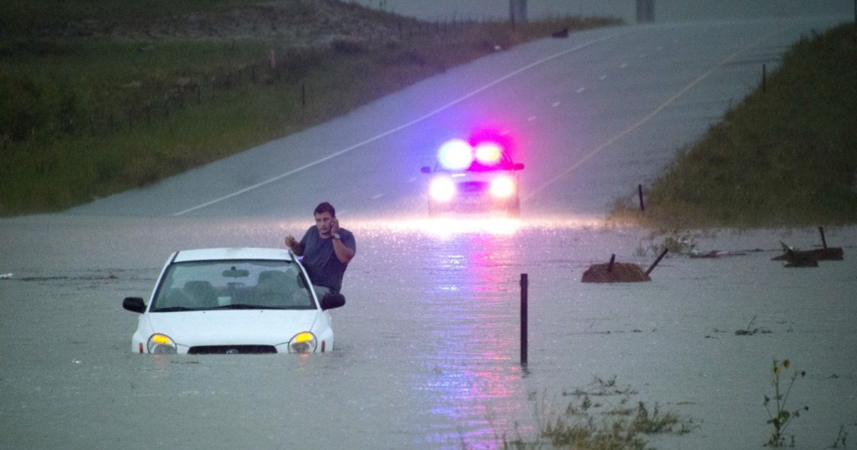 Floodwaters strand motorist in Colorado Springs