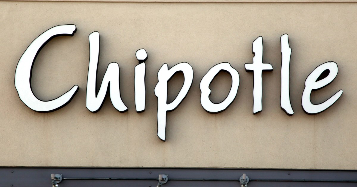 Chipotle expands into pizza business