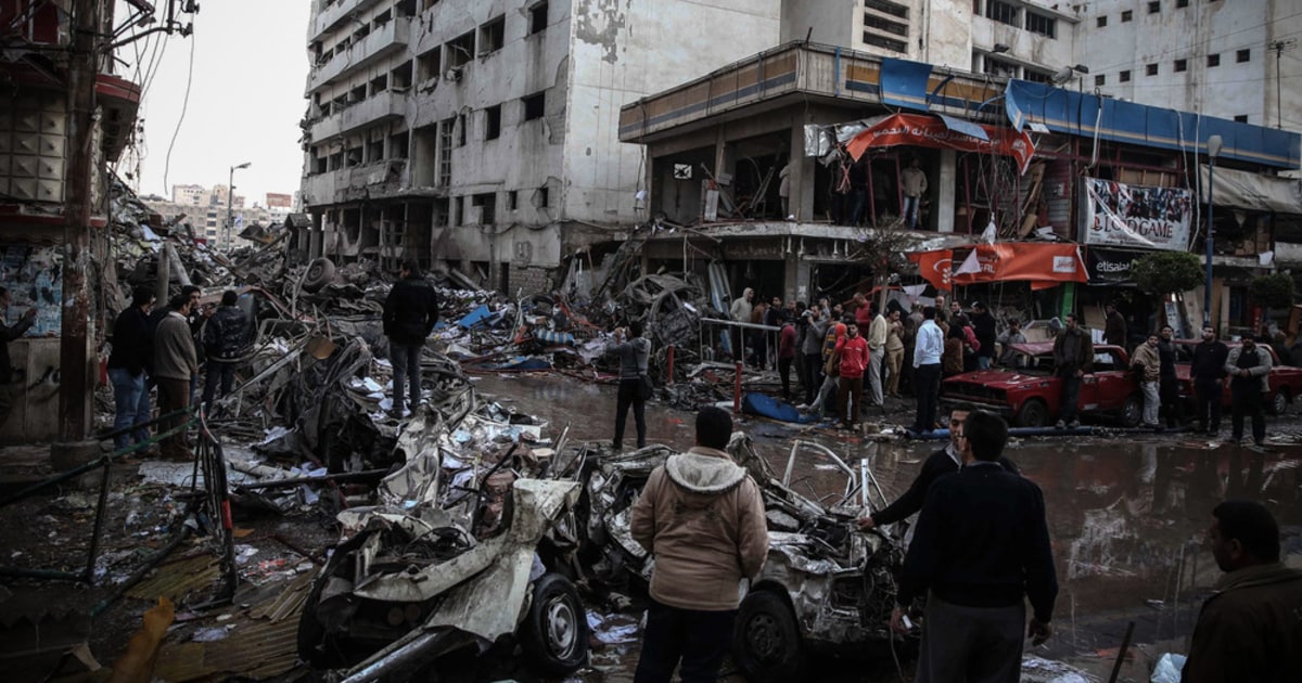 Egypt security base suicide bomb kills 12, wounds 134