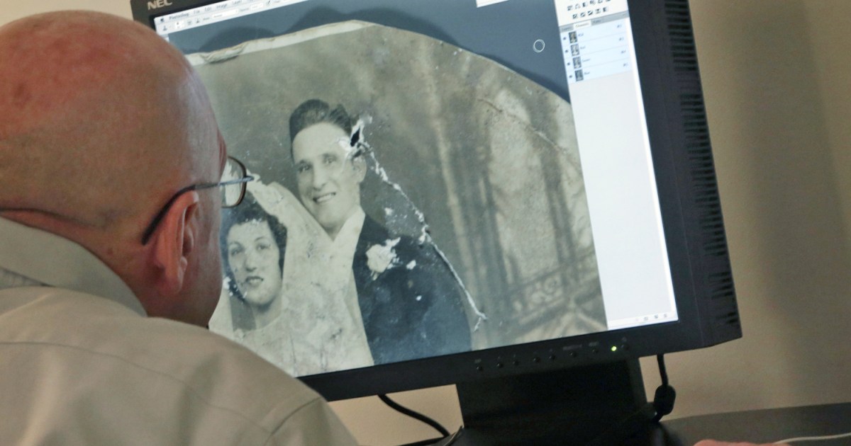Restoring memories, volunteers save Sandy-damaged photos