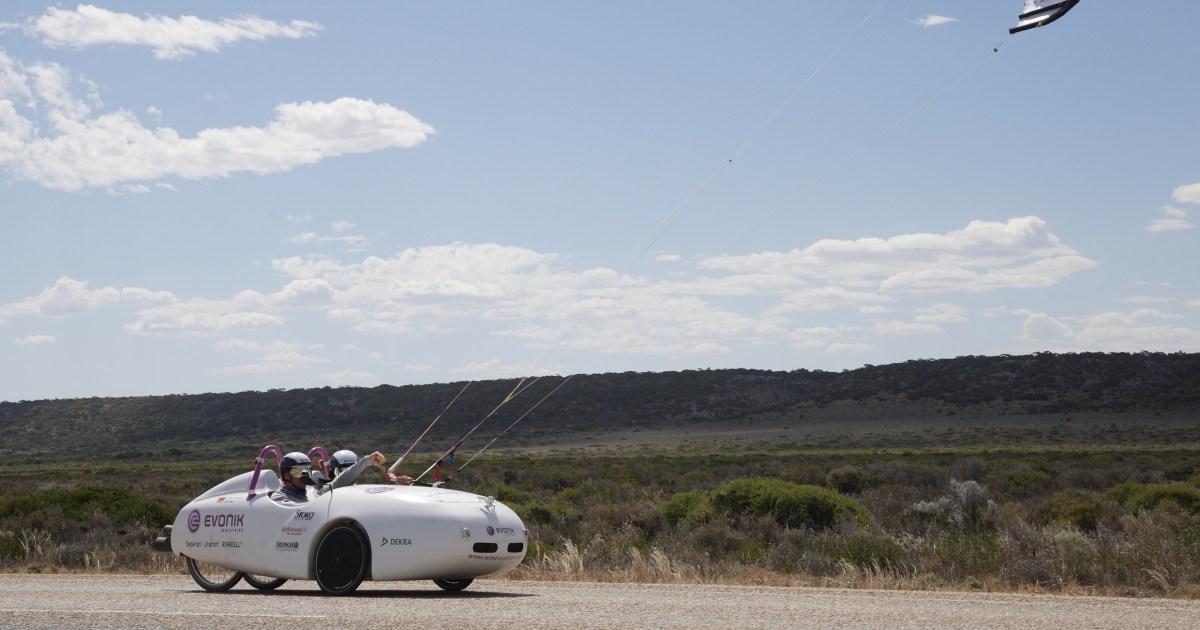 Wind-powered car crosses Australia on $15