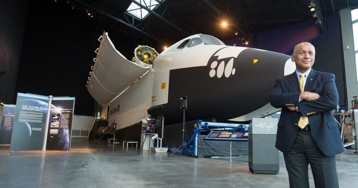 NASA's chief revisits a make-believe space shuttle in its new locale