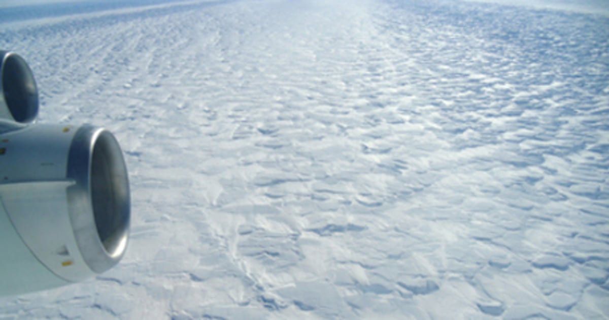 Iceberg bigger than Chicago breaks off Antarctica glacier