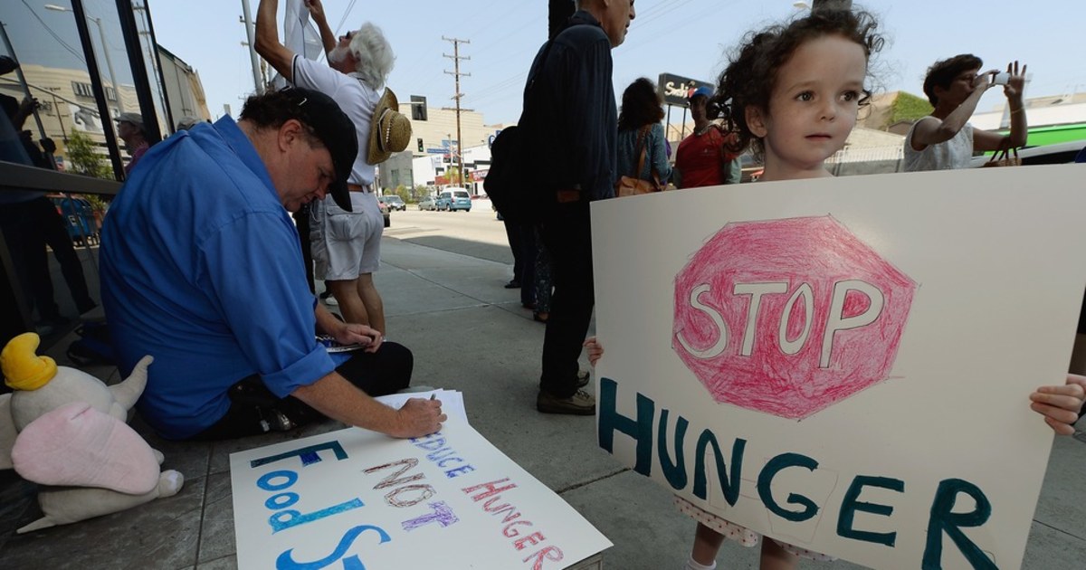 As Congress debates food stamp cuts, moms fret about feeding kids