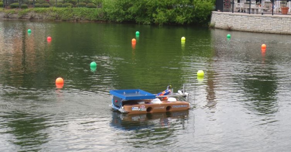 Robotic boats have mind of their own on water
