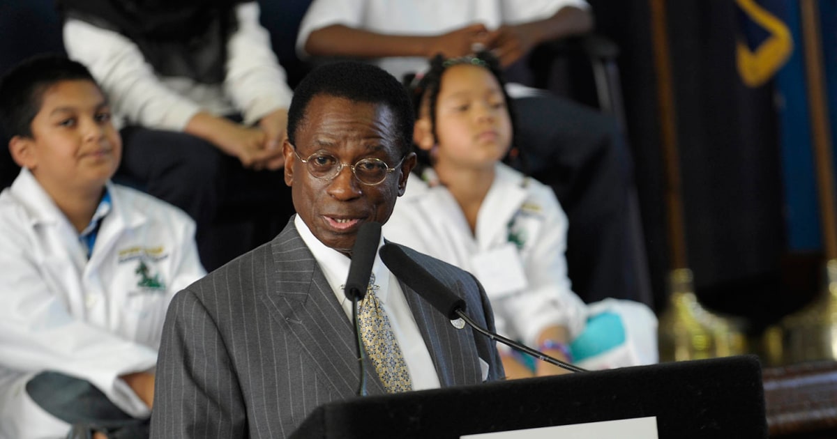 Shrinking population, heavy debt make turnaround tough for Detroit schools